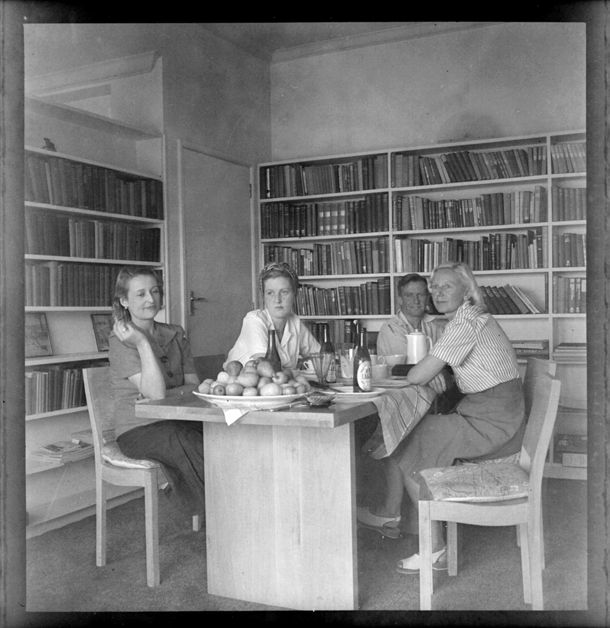 Columnist | Karl Wolfskehl and Anna Kavan on the North Shore